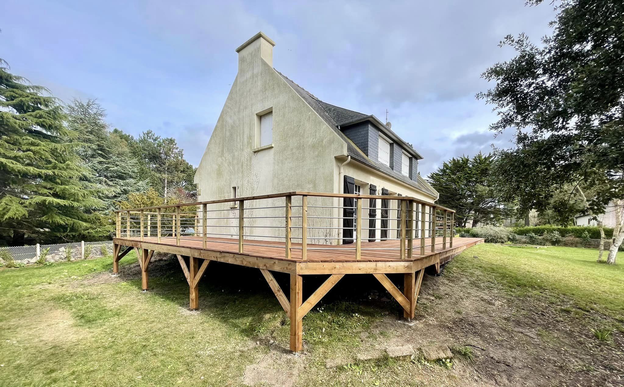 Réalisation d’une Terrasse Sur Pilotis - Armor Parquet